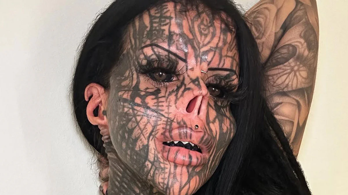 Toxii Daniëlle schockt Fans mit Fotos vor ihren Tattoos